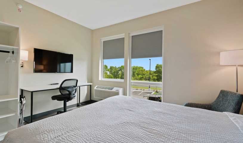 Austin, TX - Premier Suites Austin - Austin Airport Hotel | Extended ...