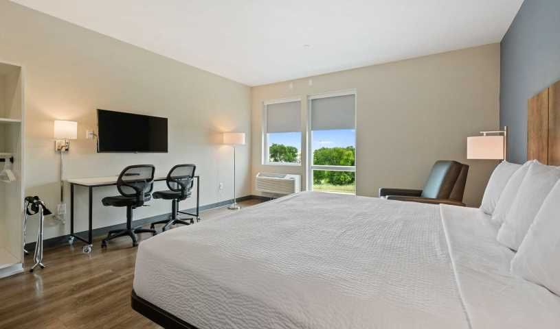 Austin, TX - Premier Suites Austin - Austin Airport Hotel | Extended ...