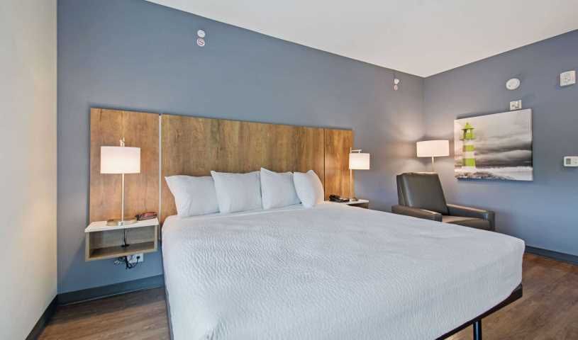 Austin, TX - Premier Suites Austin - Austin Airport Hotel | Extended ...