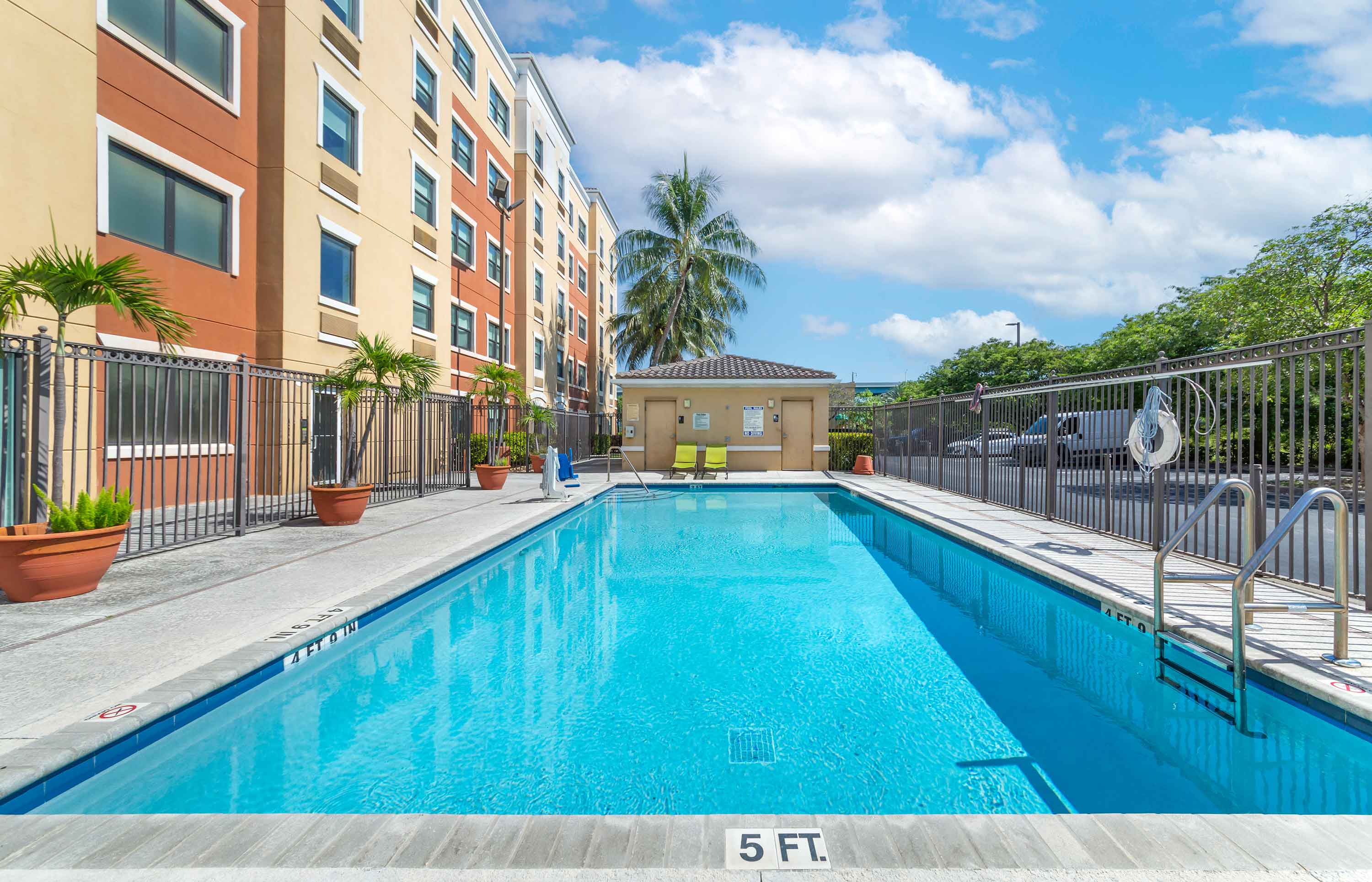 Miami, FL Extended Stay Hotels | Extended Stay America