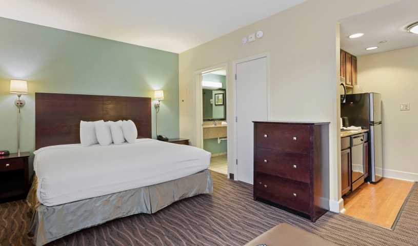 Lakeland, FL - Premier Suites Lakeland-I-4 Hotel | Extended Stay America