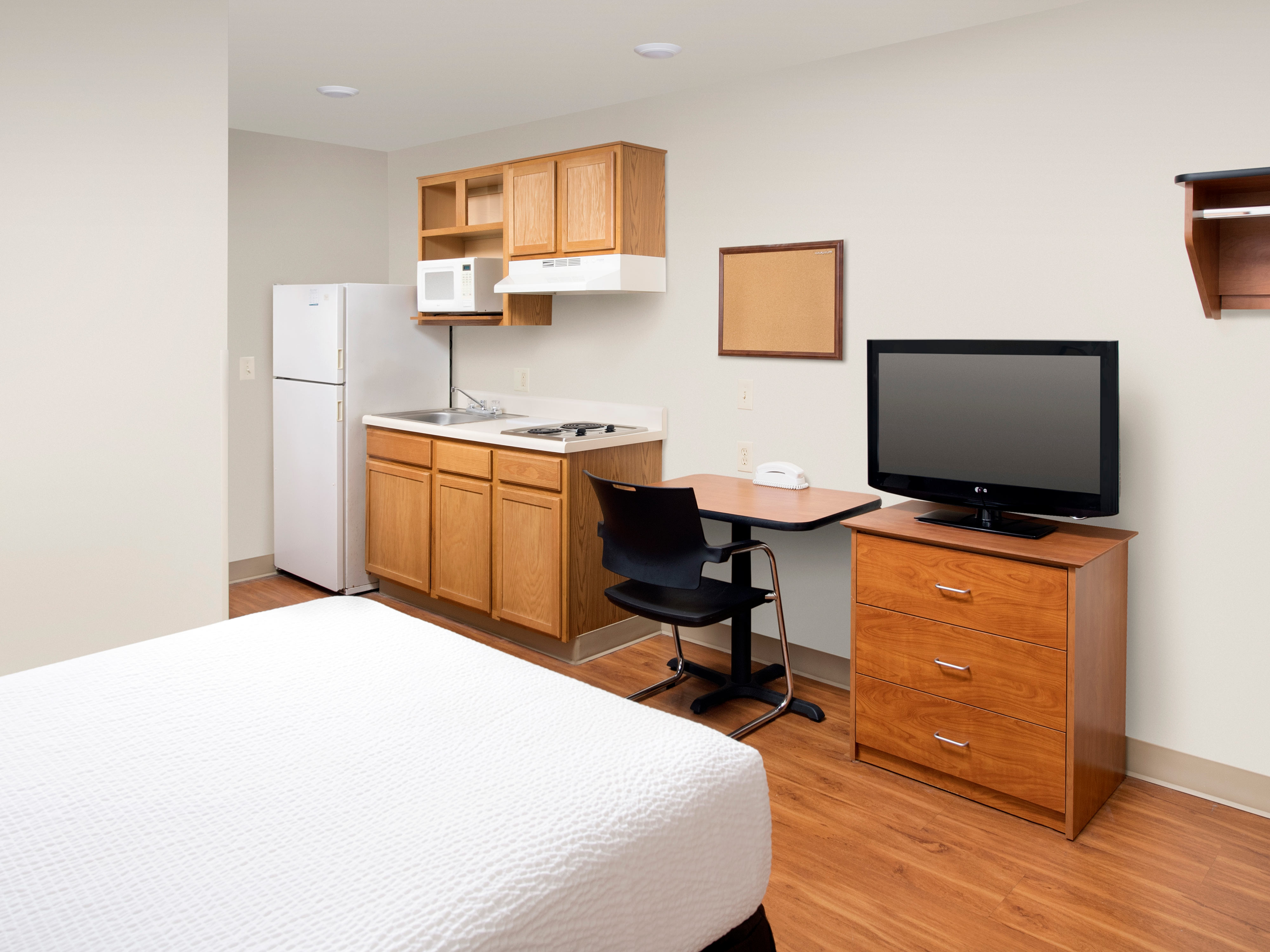 Wichita, KS - Select Suites Wichita - North Hotel | Extended Stay America